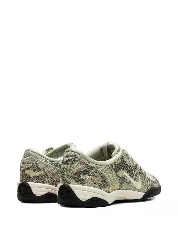 Nike Total 90 Lace-up Sneakers - Neutrals