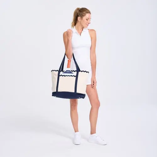 AME & LULU Court To Coast Tote