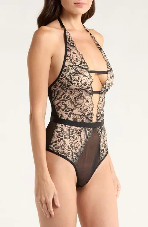 MEMOI Delphine Embroidered Bodysuit