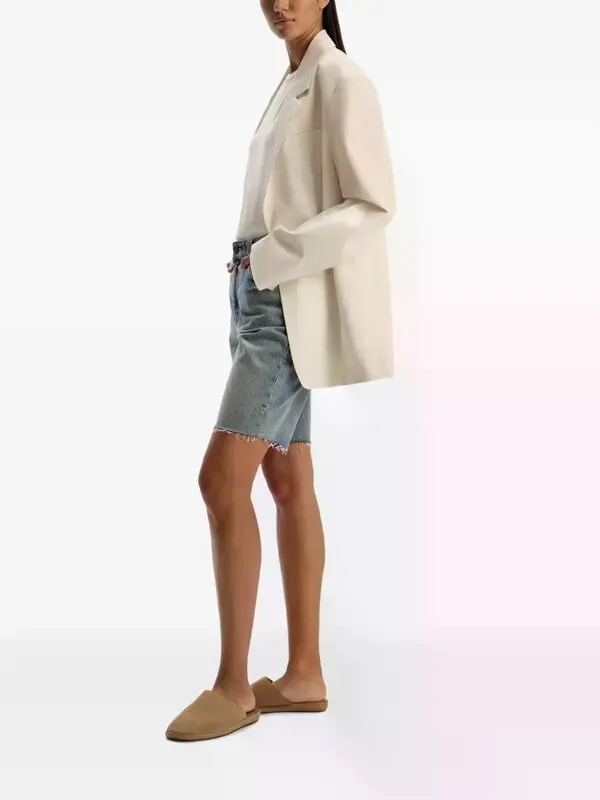 12 STOREEZ Frayed-edge Denim Shorts