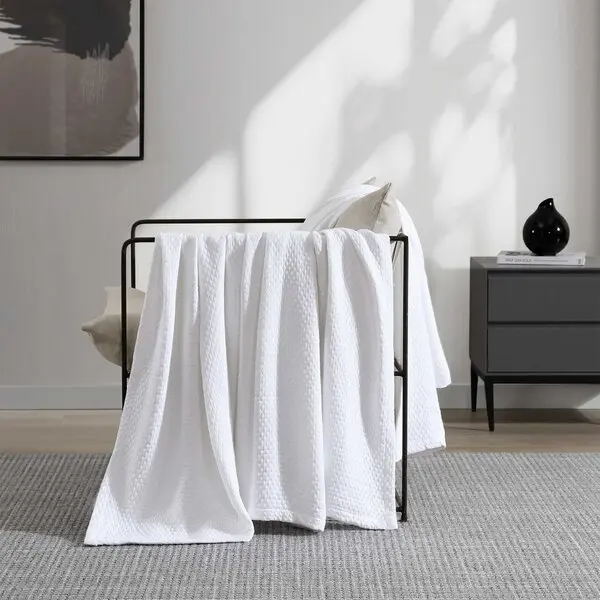 Vera Wang Matelasse Woven Cotton Blanket, King - White