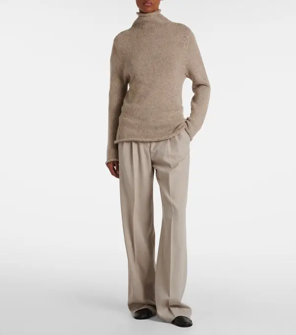 THE ROW Mariam Cashmere Turtleneck Sweater