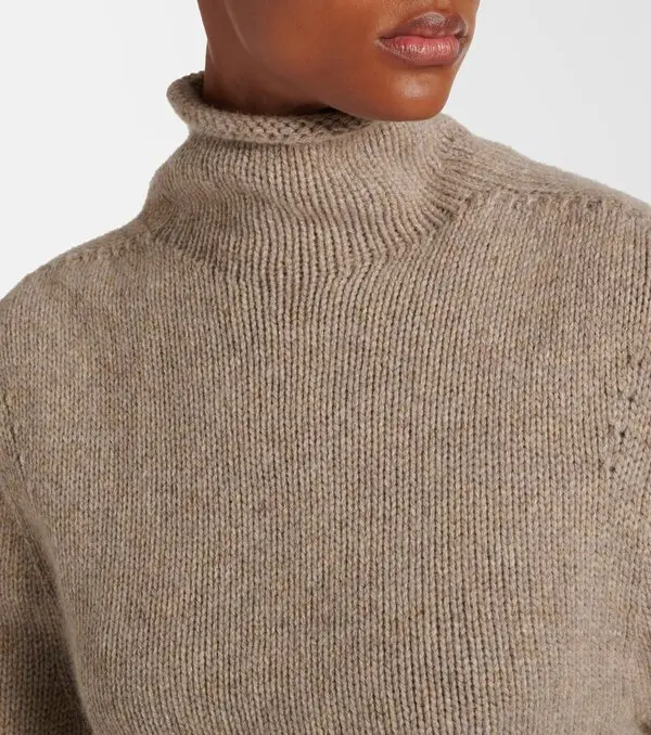THE ROW Mariam Cashmere Turtleneck Sweater