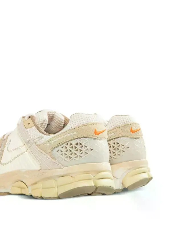 Nike Zoom Vomero 5 Sneakers