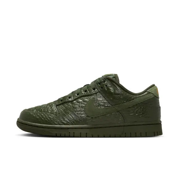 Nike Dunk Low Sneakers - Green