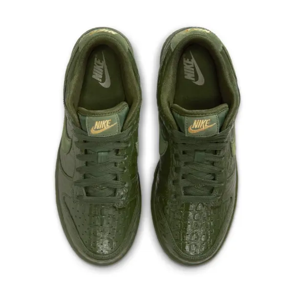 Nike Dunk Low Sneakers - Green