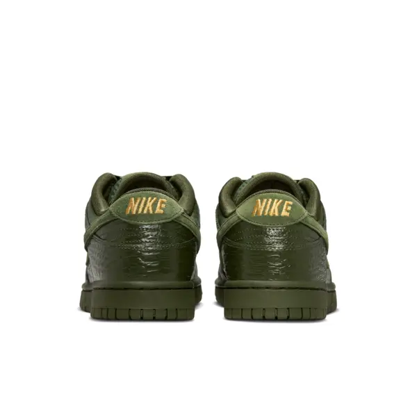 Nike Dunk Low Sneakers - Green