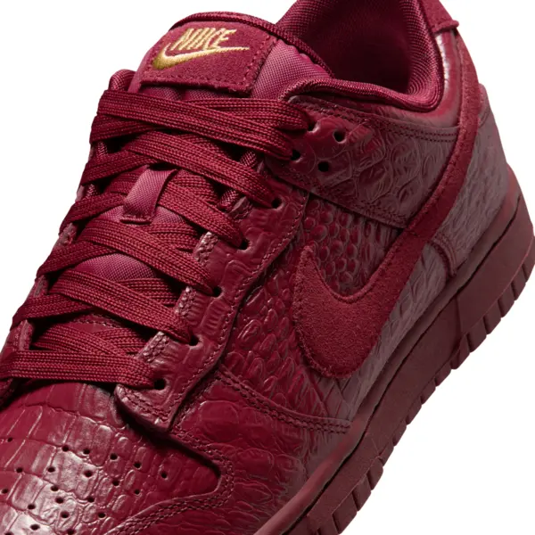 Nike Dunk Low Sneakers - Red