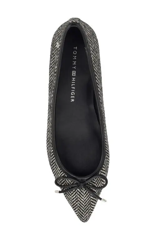 Tommy Hilfiger Kimio Pointed Toe Flat - Black/white