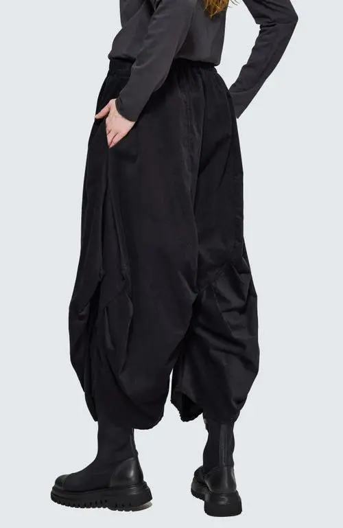 LUUKAA Noira Pleated Balloon Pants - Black