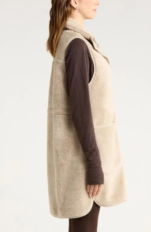 Zella Longline Faux Shearling Vest - Tan Oxford