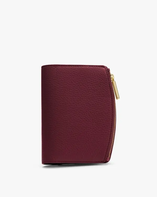 Cuyana Passport Wallet - Cherry