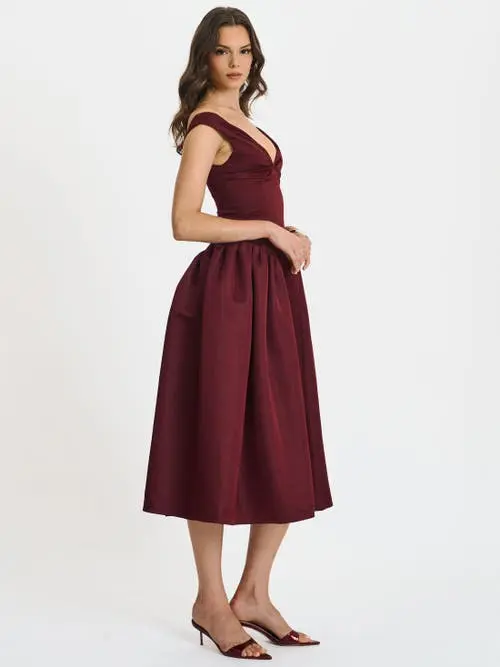 Miss Circle Omella Flared Maxi Dress - Burgundy | Editorialist