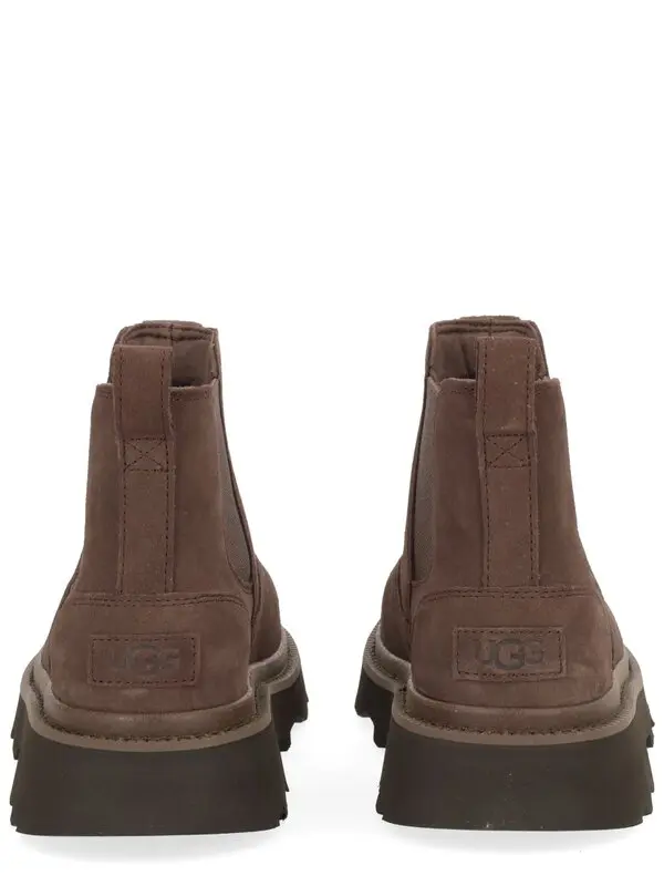 UGG Chelsea Lug Sole Boots - Brown