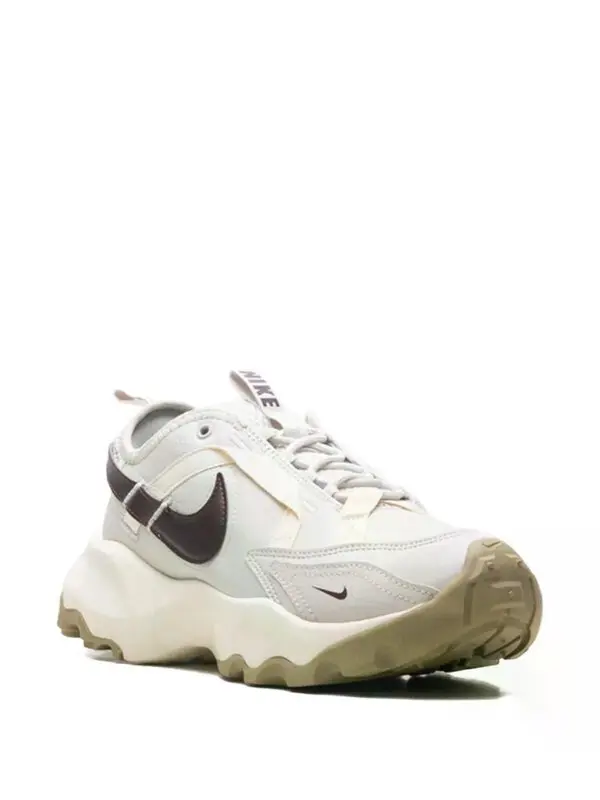 Nike Tc 7900 Lace-up Sneakers - Neutrals