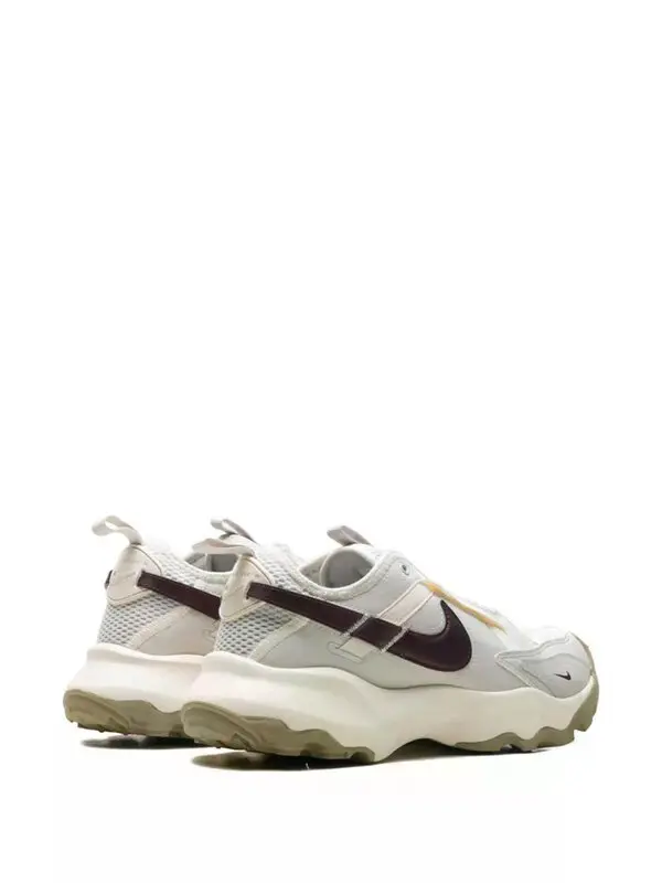 Nike Tc 7900 Lace-up Sneakers - Neutrals