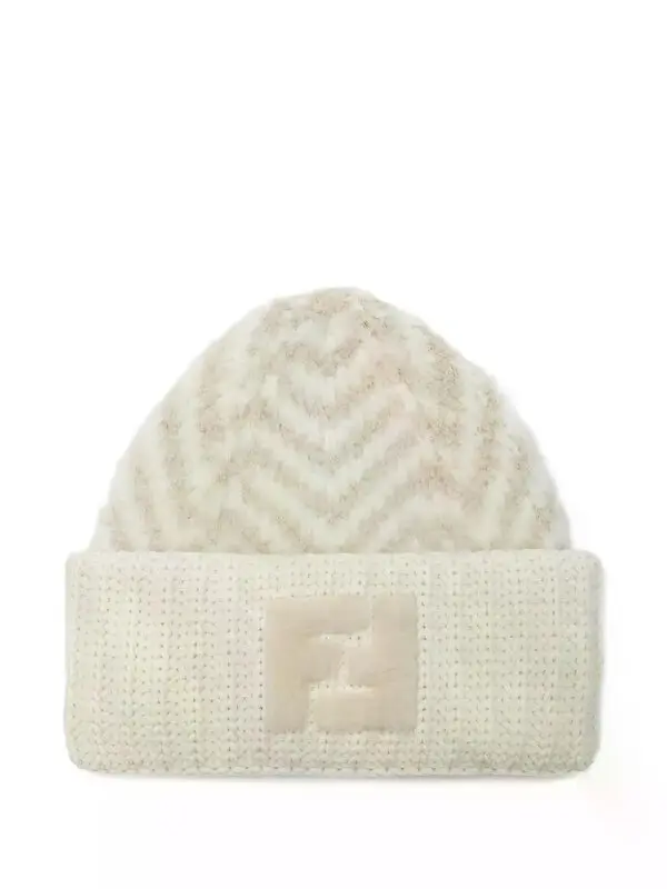 Fendi Chevron-pattern Logo-patch Beanie - Neutrals
