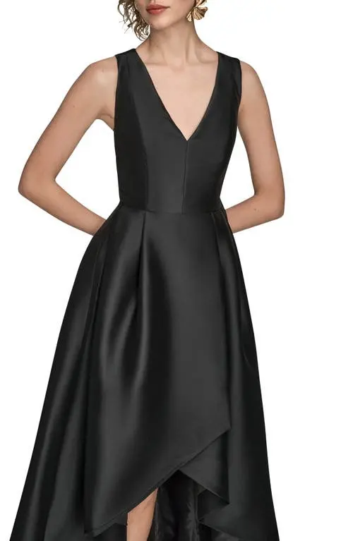 Donna Karan New York High-low Gown With Exposed Zipper
