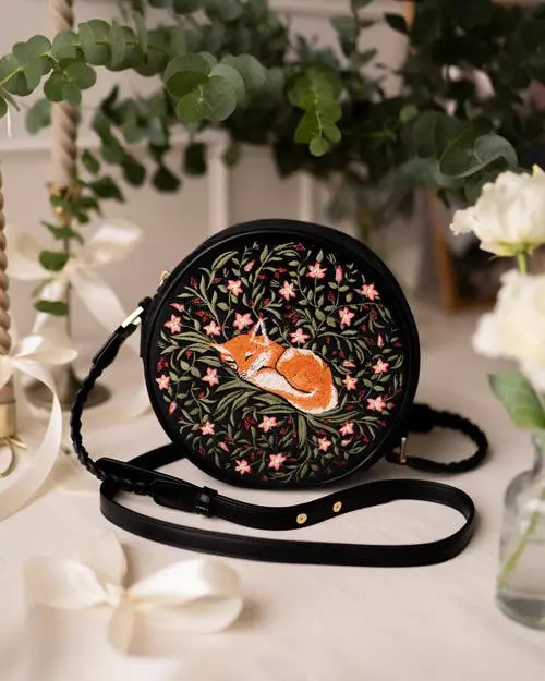 FABLE ENGLAND Sleepy Fox Circle Bag