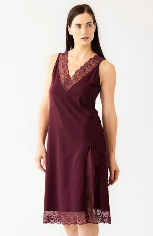 SALUA Simone Lace Trim Pima Cotton Gown - Burgundy