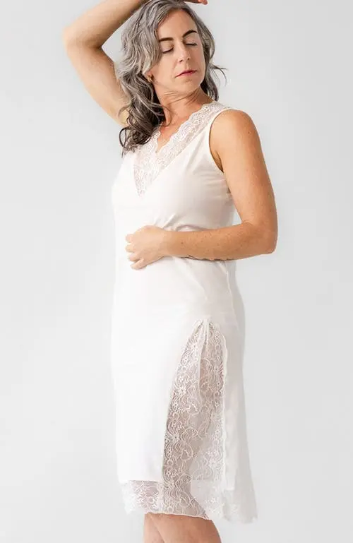 SALUA Simone Lace Trim Pima Cotton Gown - Soft White