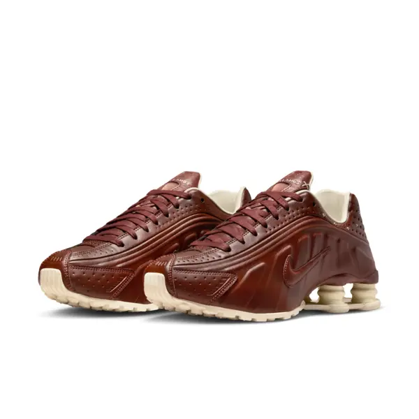 Nike Shox R4 Sneakers - Brown