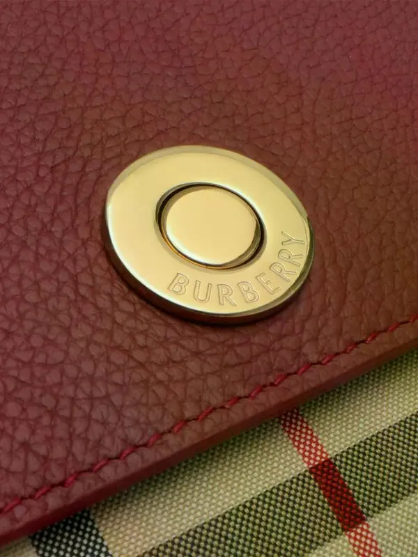 Burberry Note Bag - Red