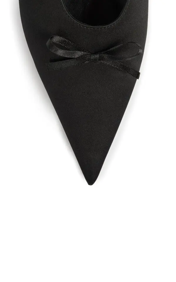 TOTEME Sharp Bow Kitten Pumps - Black