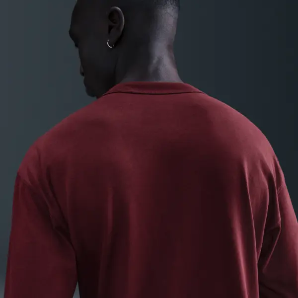 Nike Sportswear Premium Essentials Long-sleeve Pocket T-shirt - Red