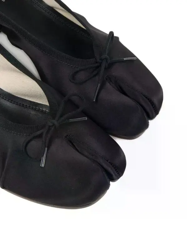 MAISON MARGIELA Tabi Satin Ballerina Pumps - Black