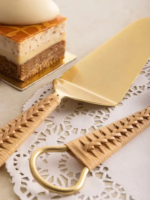 GAURI KOHLI Helsinki Cake Servers