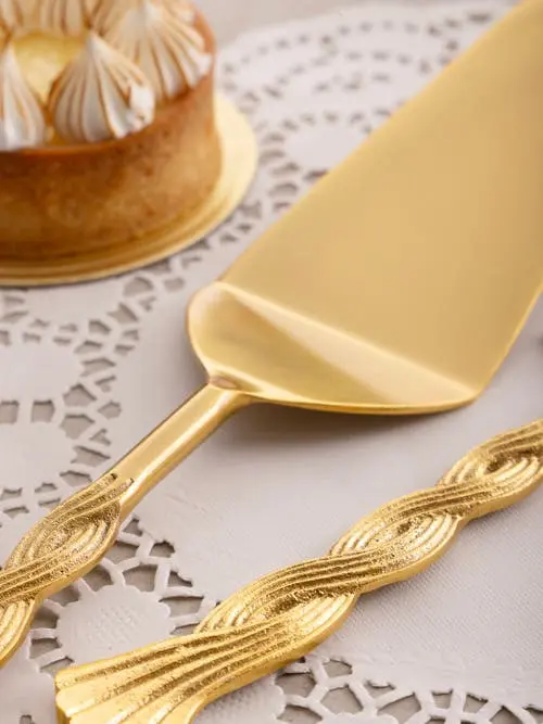 GAURI KOHLI Santiago Cake Servers
