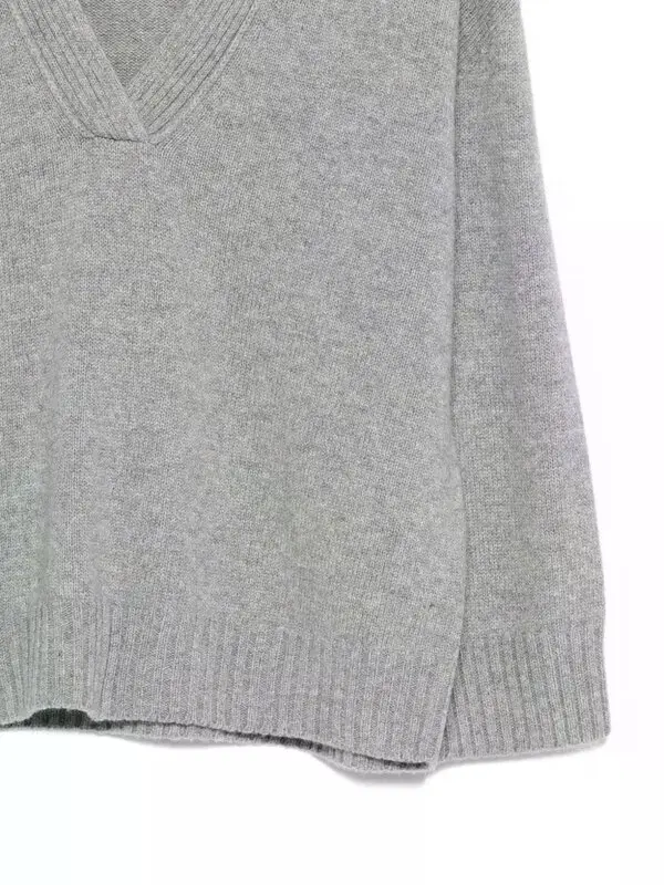 VANISÈ V-neck Knitwear