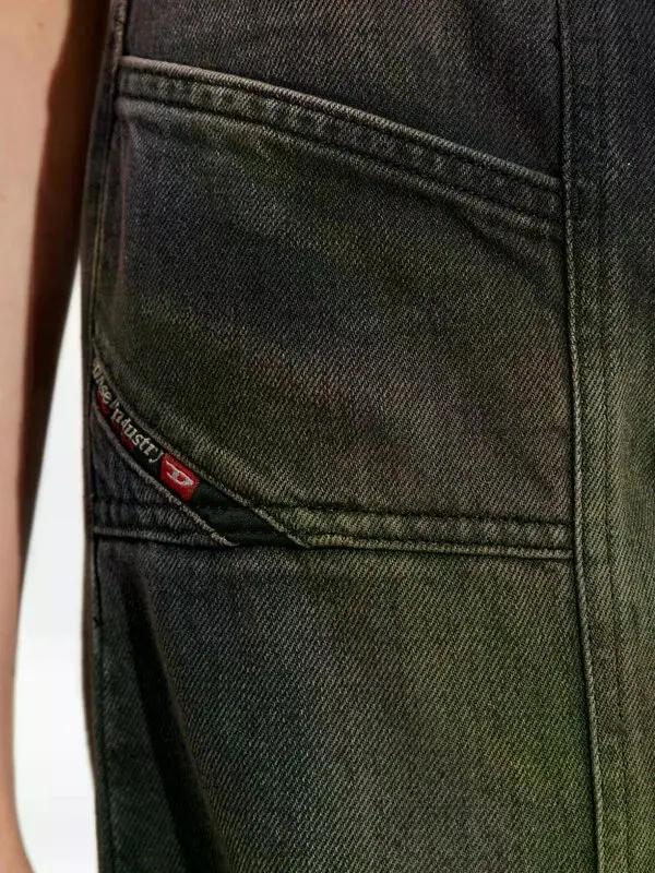 DIESEL® D-akii Flare Jeans - Black