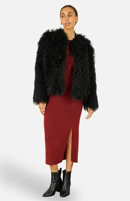 YUMI Fluffy Cropped Faux Fur Coat - Black
