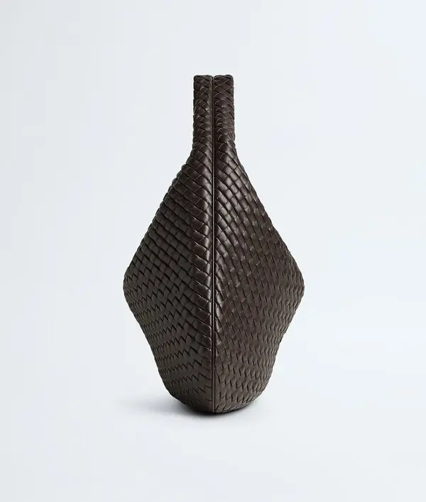 Bottega Veneta Maxi Veneta Shoulder Bag - Fondant