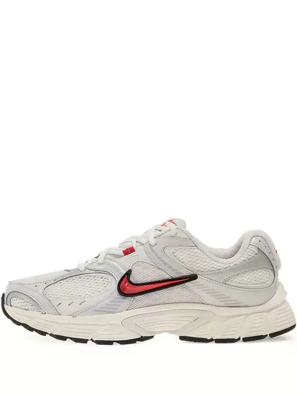 Nike V5 Rnr Sneakers