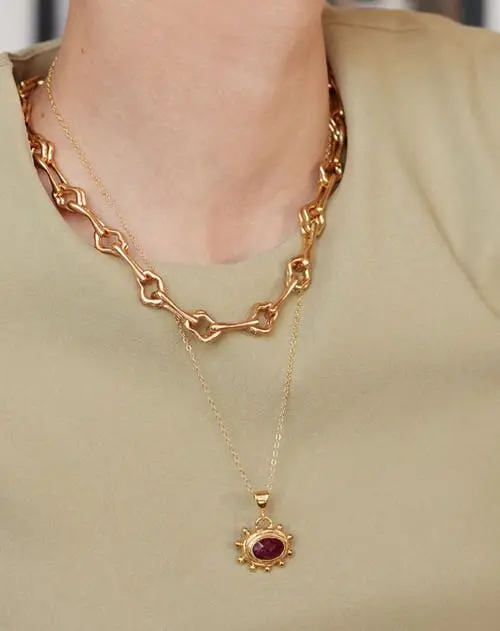 OTTOMAN HANDS Zand Ruby Pendant Necklace - Gold