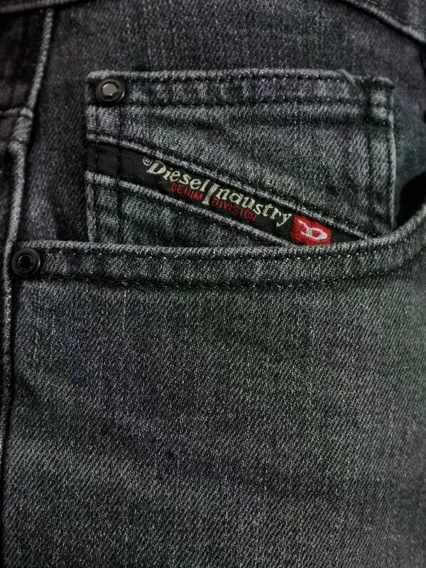 DIESEL® 1988 D-ark 09n49 Jeans