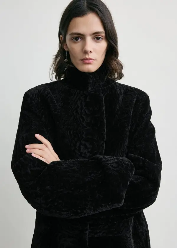 TOTEME Classic Shearling Coat
