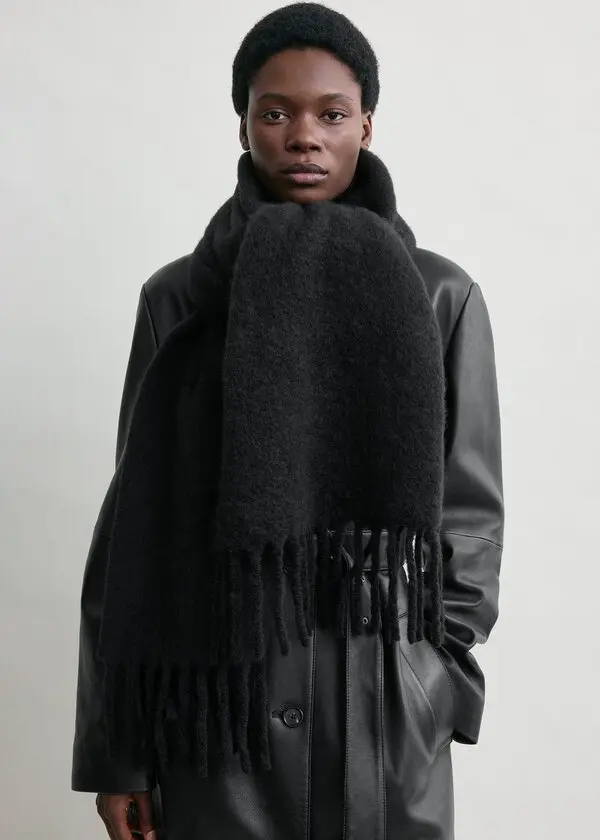 TOTEME Fuzzy Scarf - Black
