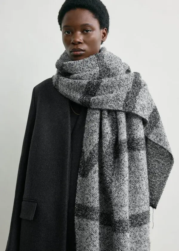 TOTEME Monogram Jacquard Scarf /white - Black