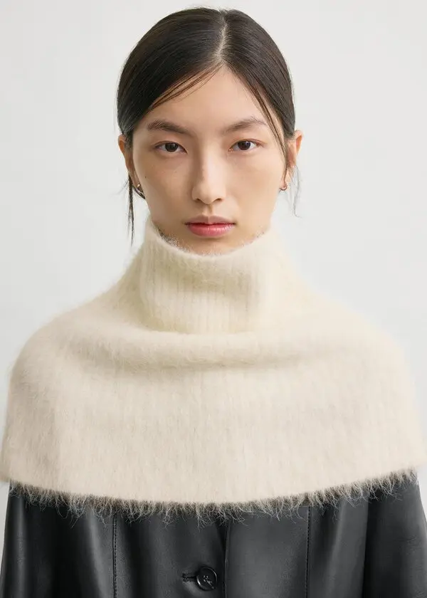 TOTEME Funnel Alpaca-blend Neck Warmer - Ecru