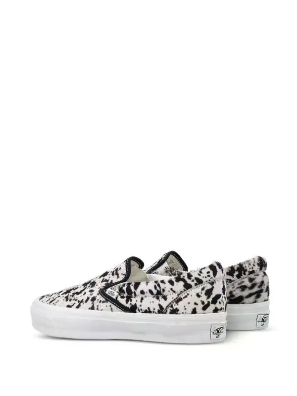 VANS Slip-on Sneakers