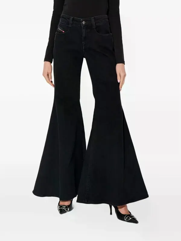 DIESEL® 1970 D-bleess 09n89 Flare Jeans