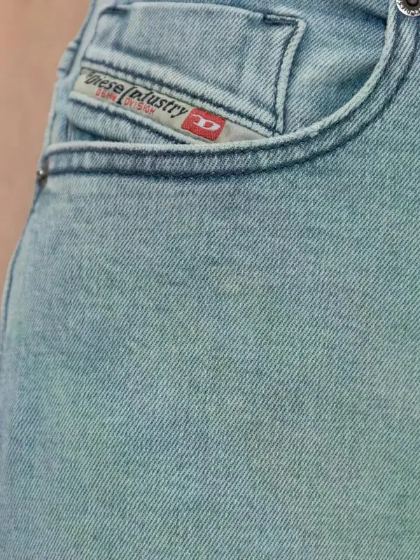 DIESEL® 1978 D-akemi Jeans