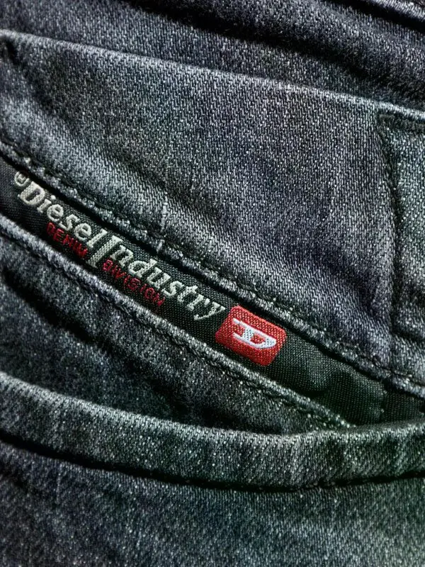 DIESEL® Larkee 1985 Regular Fit Jeans - Grey