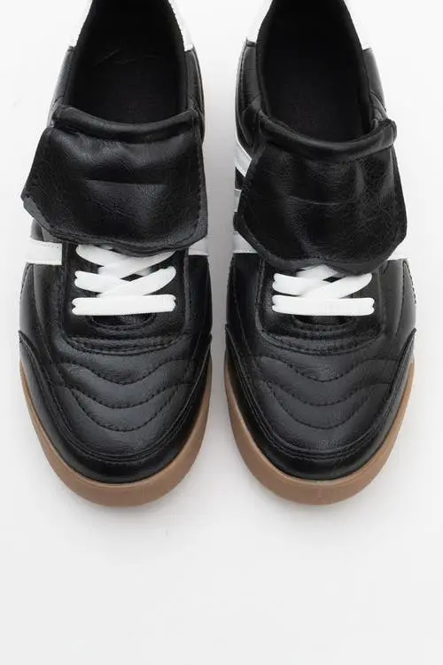 PROLOGUE SHOES Bria Sneakers - Black Faux Leather