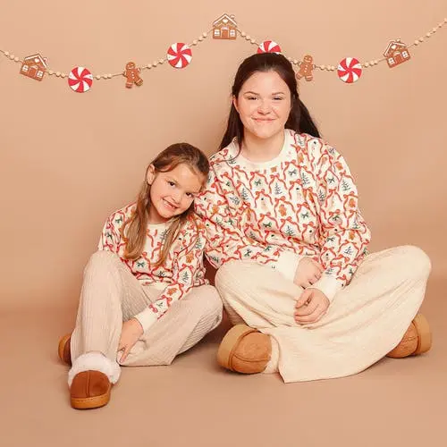 SWEET WINK Christmas Cutie Crewneck Sweatshirt