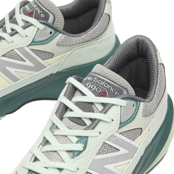 NEW BALANCE 990v6 Sneaker - Grey
